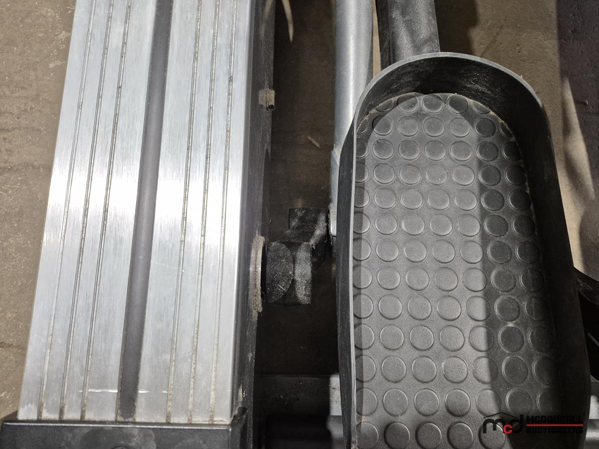 TRUE XCS900 Elliptical Trainer