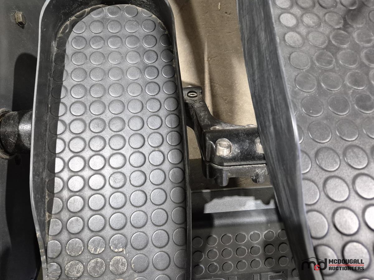 TRUE XCS900 Elliptical Trainer