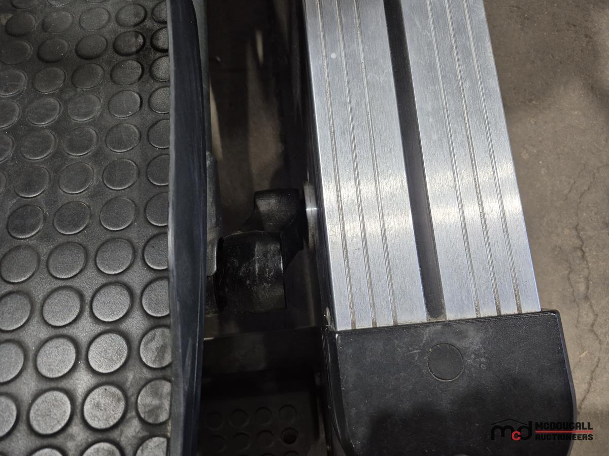 TRUE XCS900 Elliptical Trainer