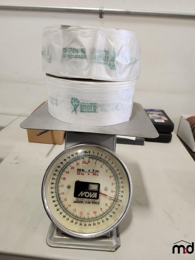 Nova Scale & (2) Rolls Of Bags