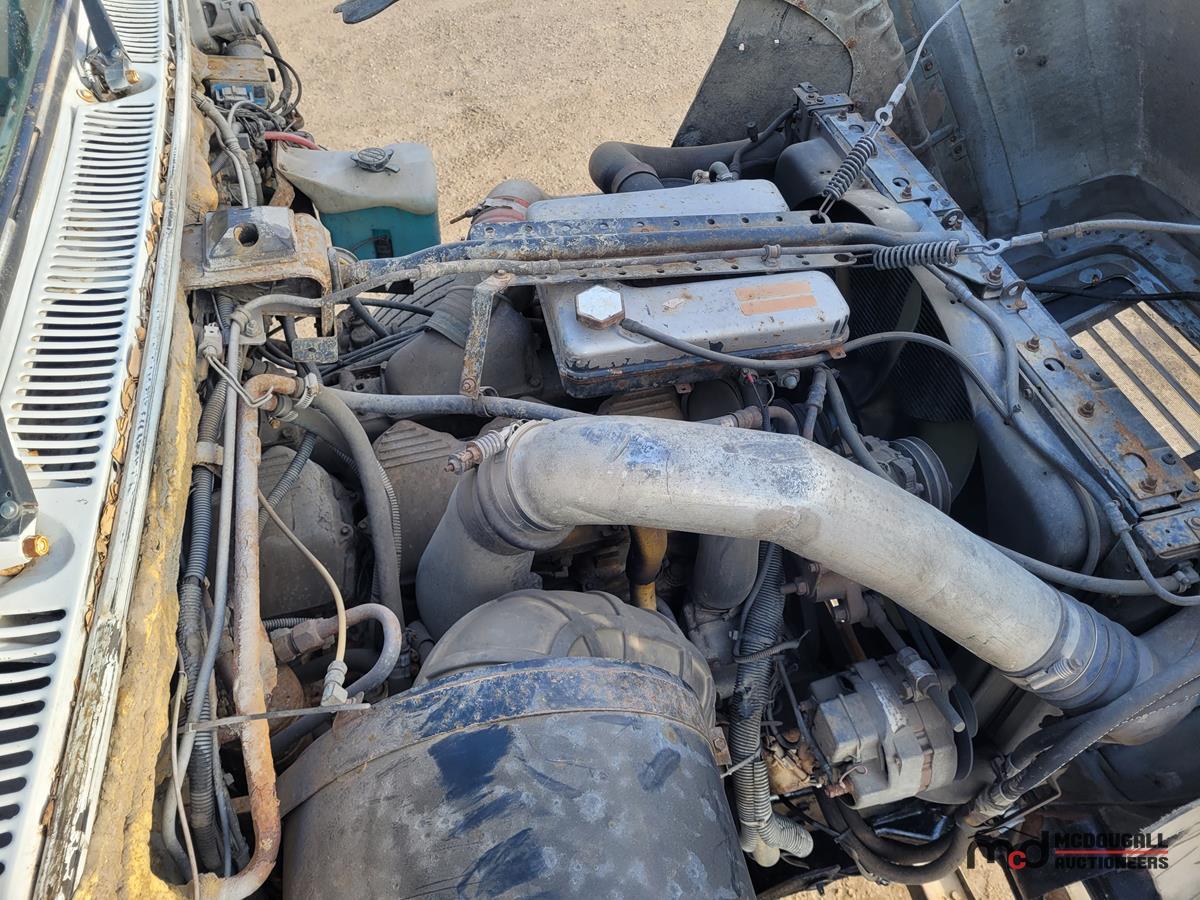 1995 Ford L9000 T/A Sleeper Tow Truck