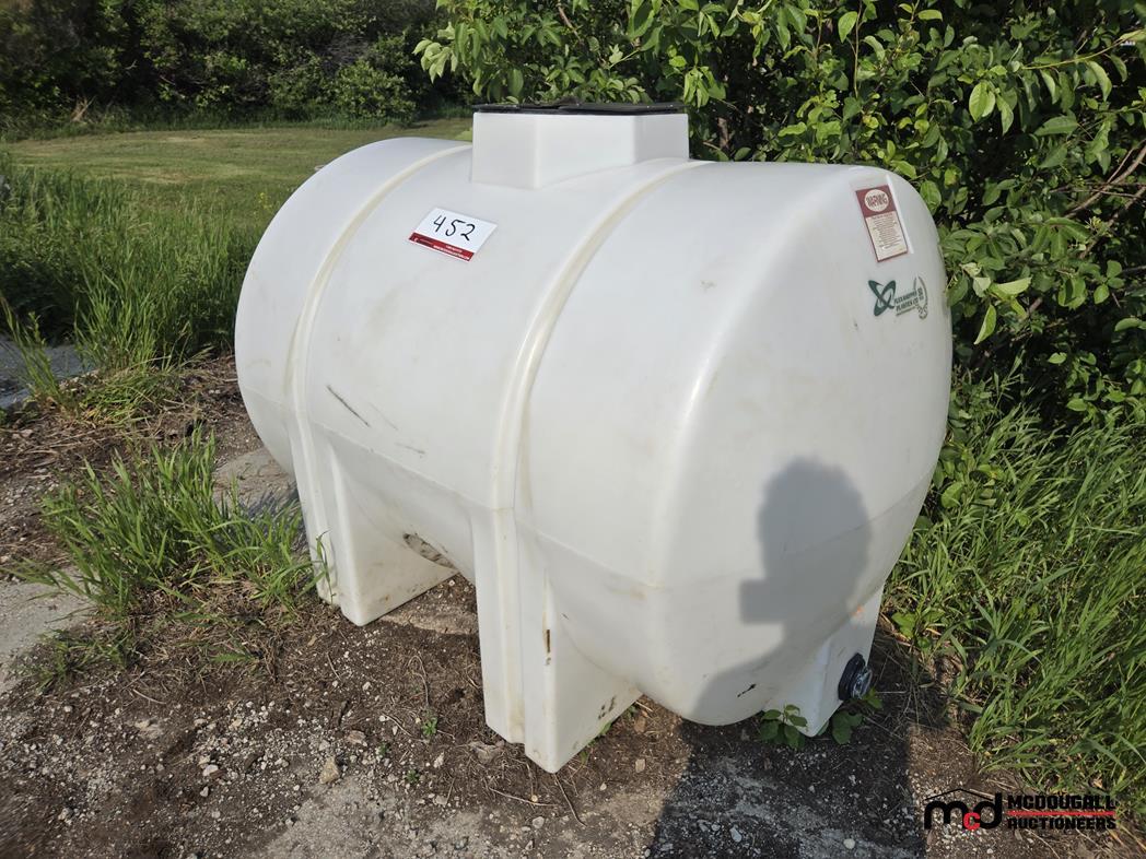 500-Gallon Plastic Water Tank