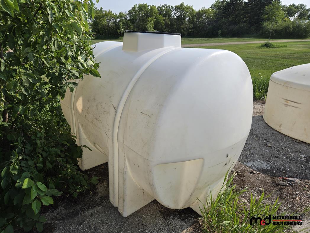 500-Gallon Plastic Water Tank