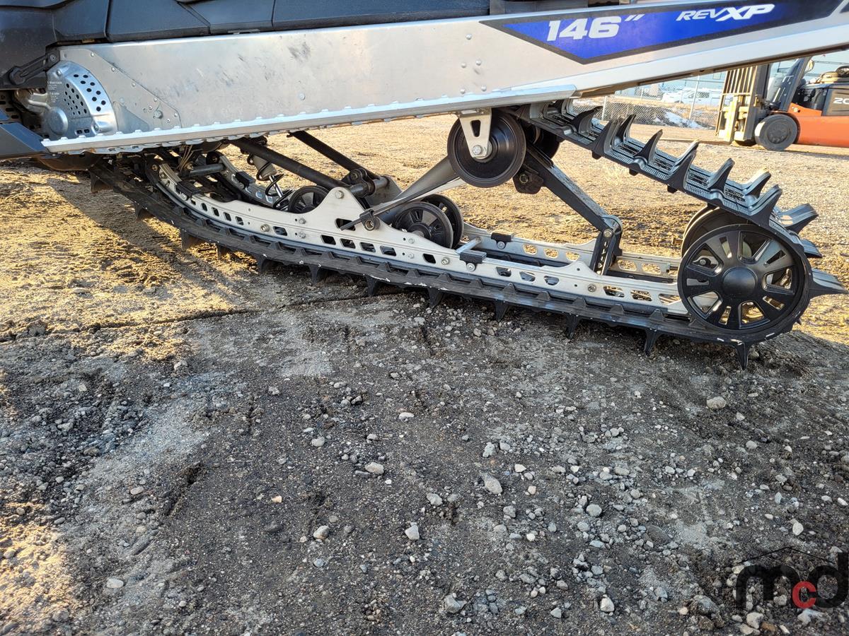 2009 Ski Doo Summit X 800R Snowmobile