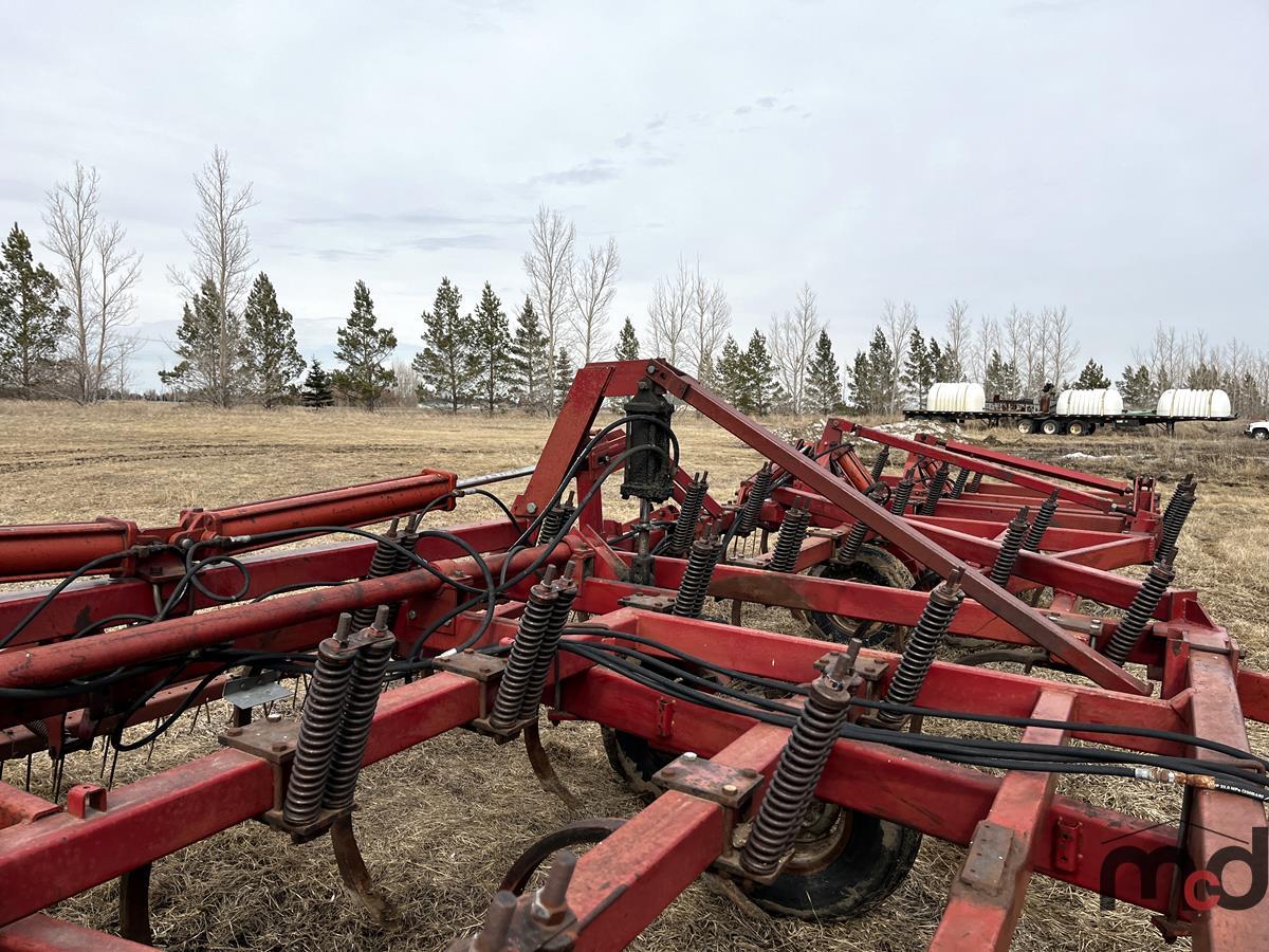 Case 5600 Chisel Plow