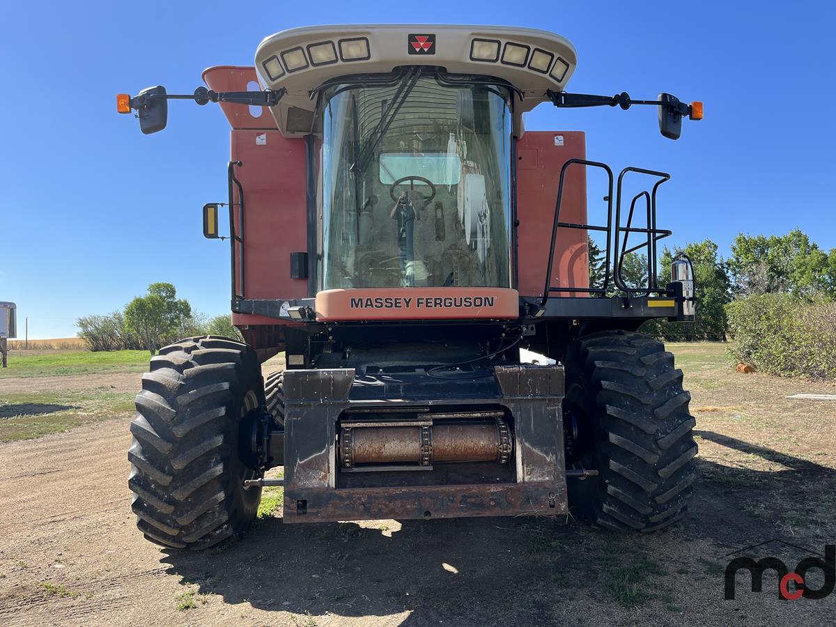 2004 Massey Ferguson 9690 Combine