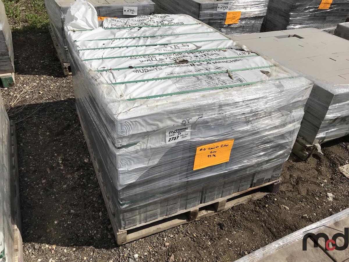 Pallet of Smooth Ridge Grey Bricks