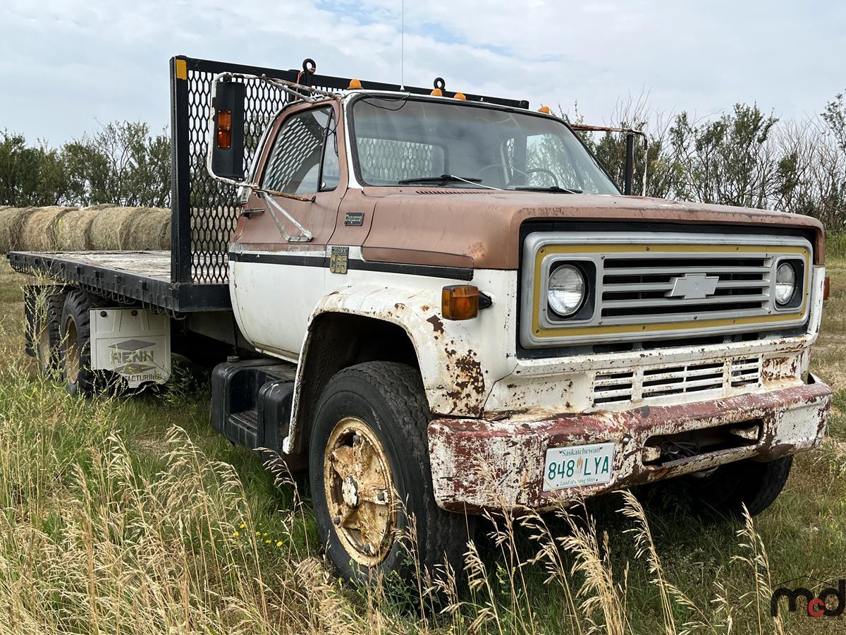 C65 Chevrolet Flat Deck T/A Truck (Non-Runner)