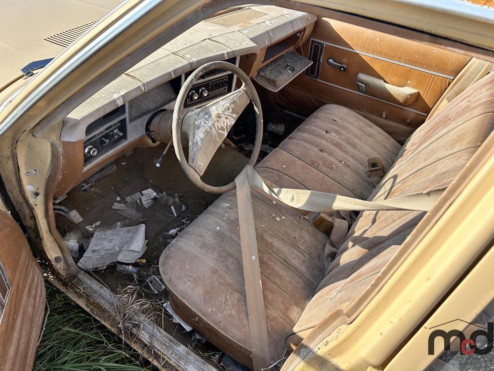 SALVAGE UNIT: 1977 Chrysler Volare Car