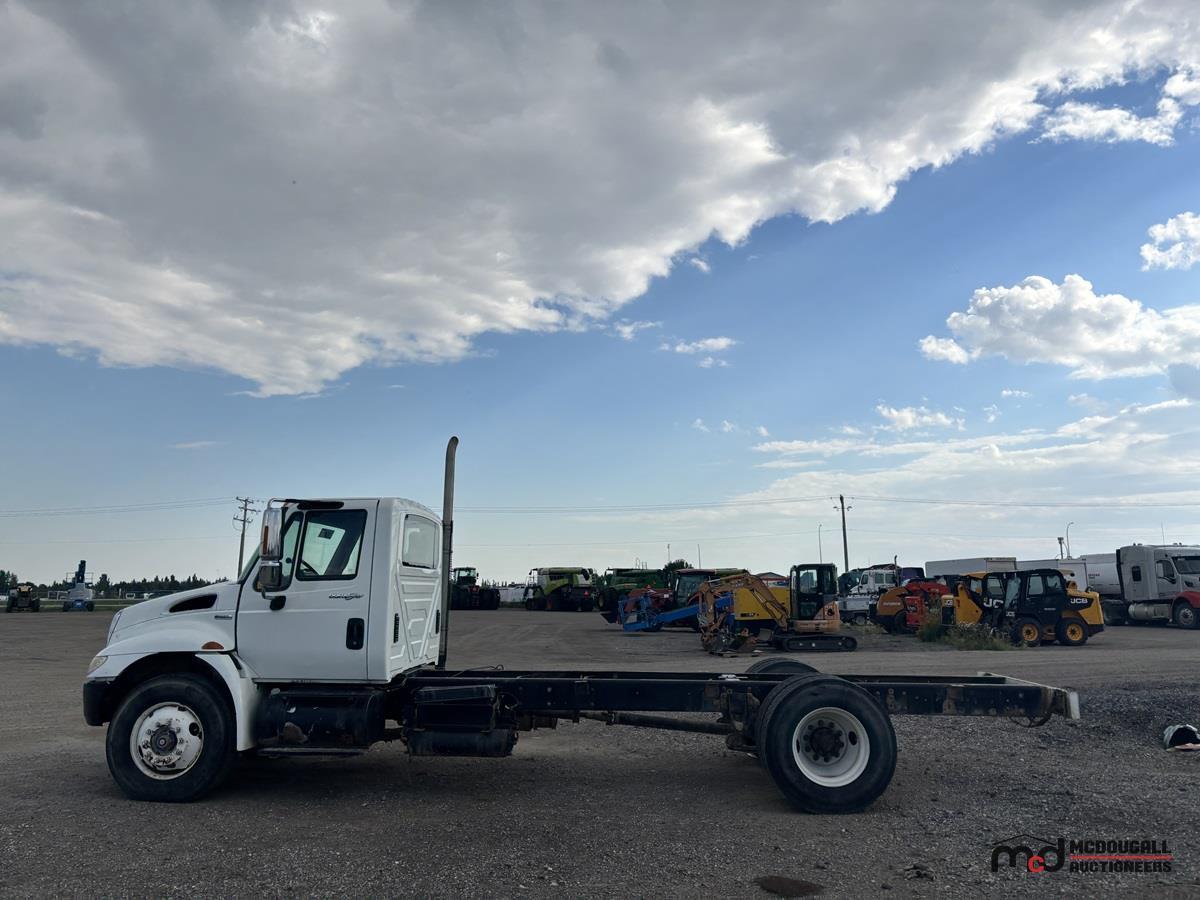 2009 International Dura Star S/A Semi Truck (Non-Runner)