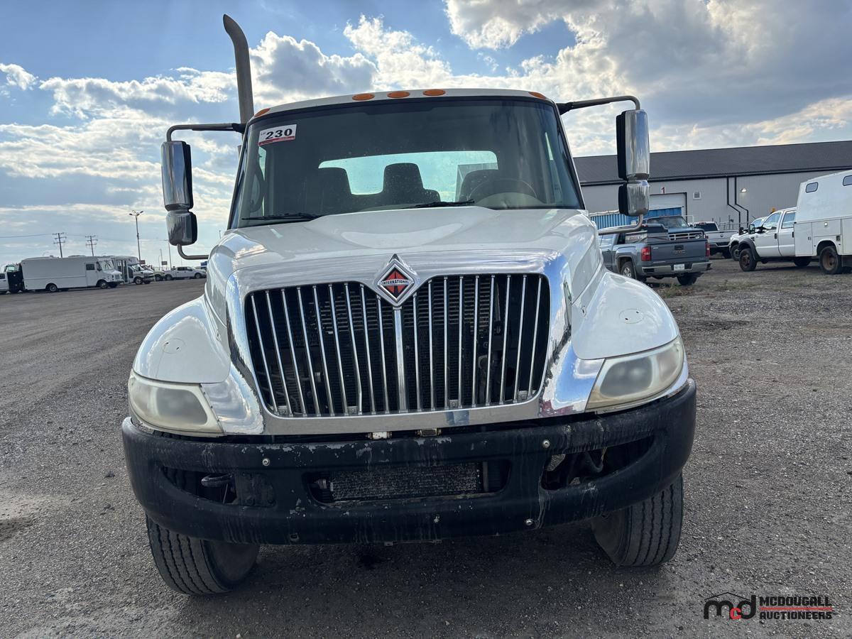 2009 International Dura Star S/A Semi Truck (Non-Runner)