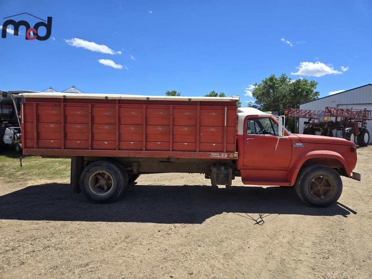 1976 Dodge D600 Grain Truck