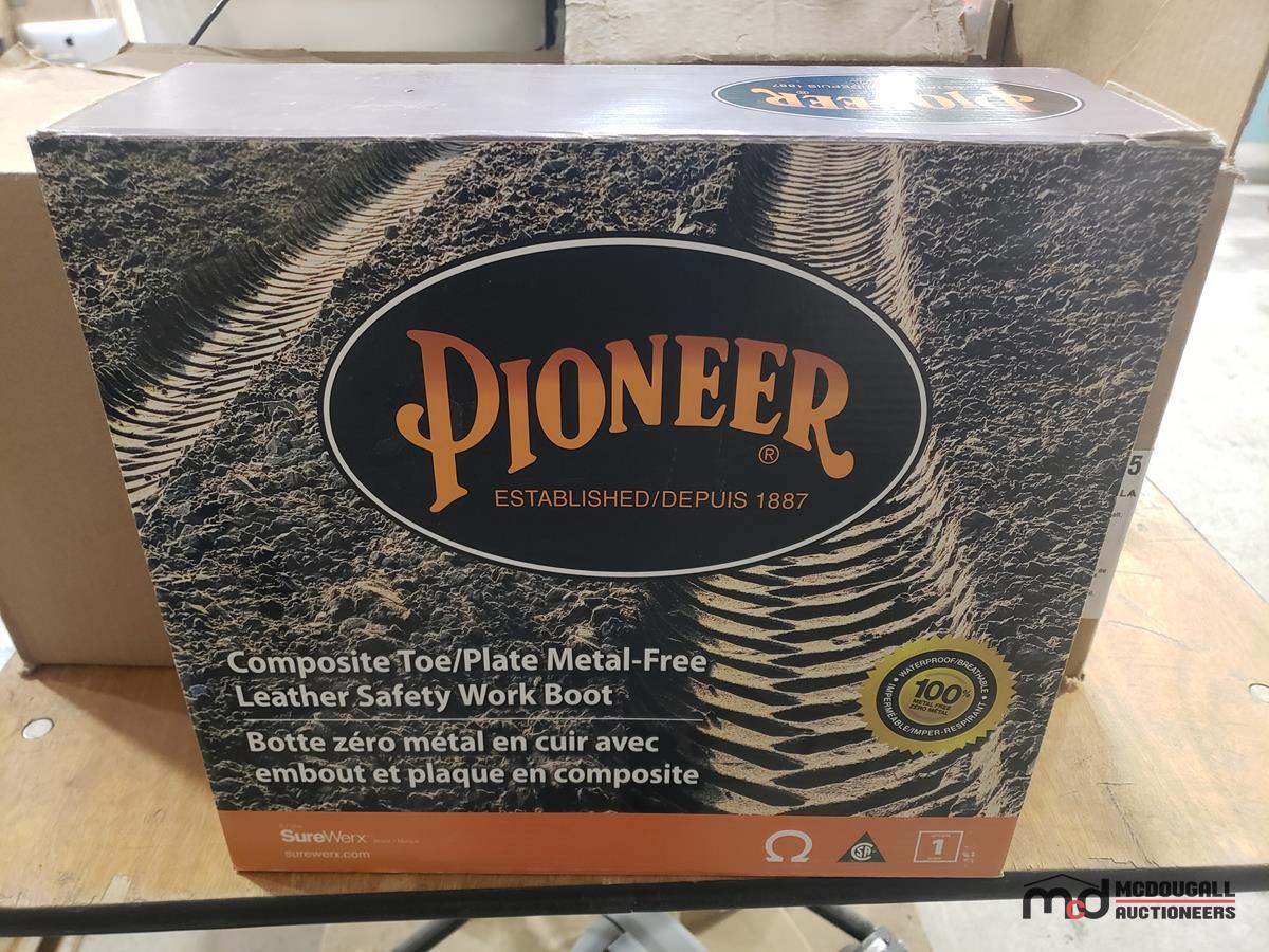 Pioneer Size 9 Safety Work Boots