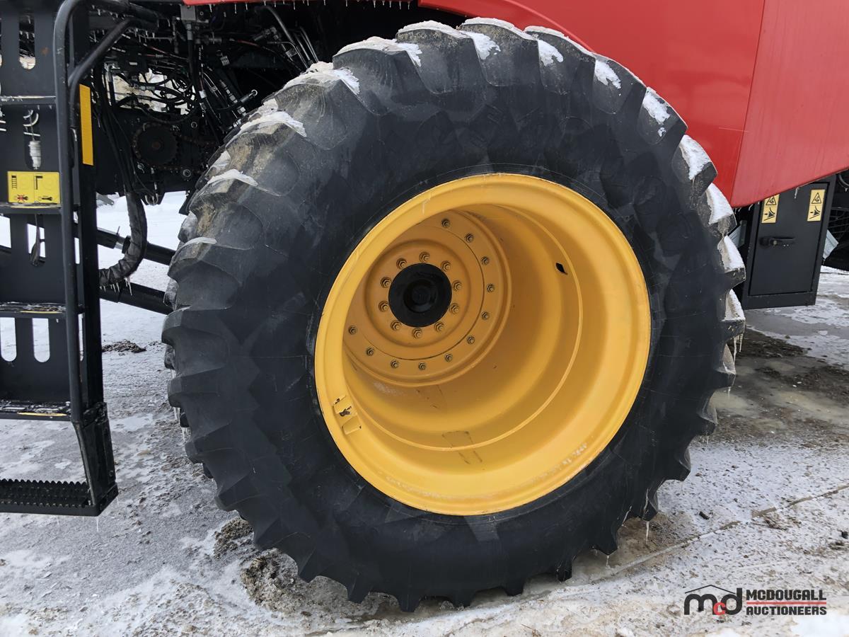 2015 Versatile RT490 Combine