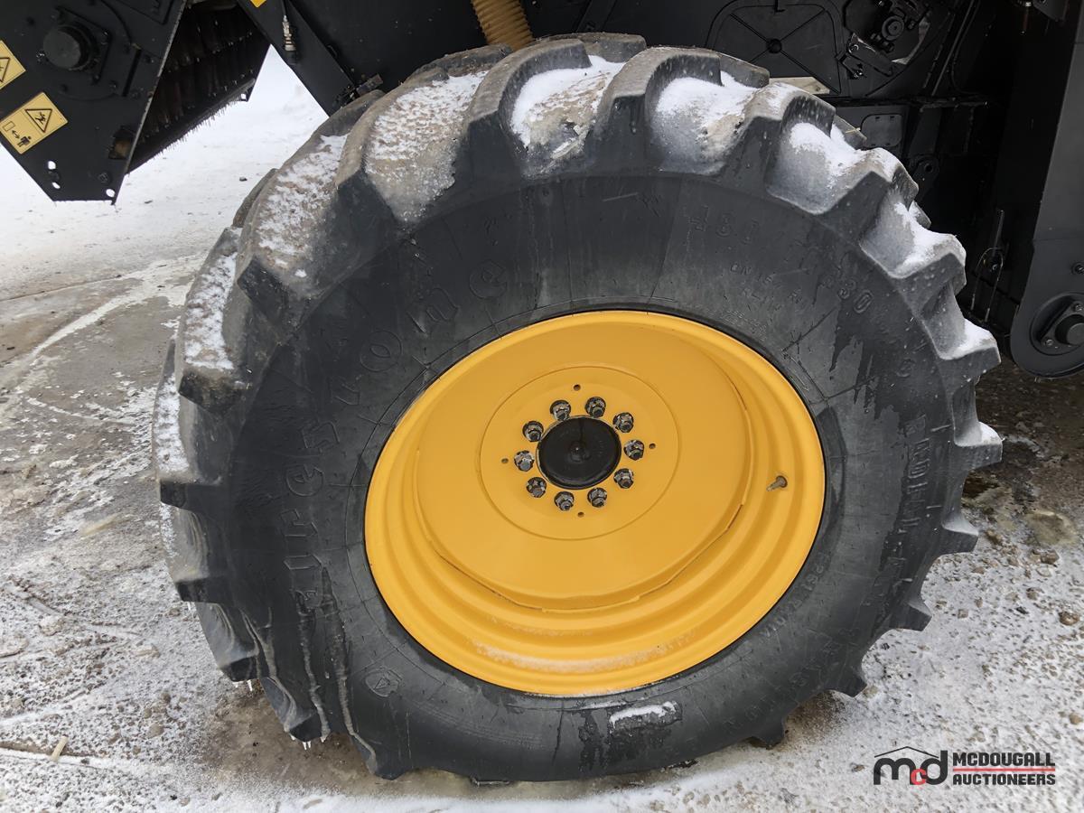 2015 Versatile RT490 Combine