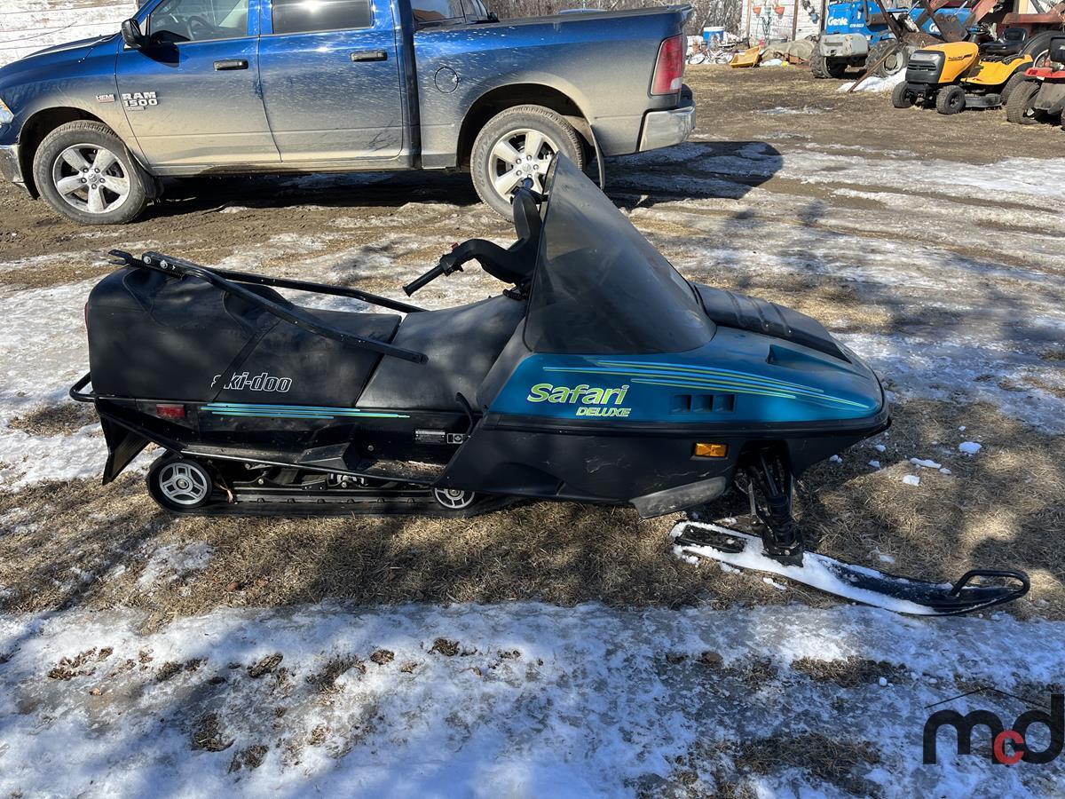 1993 Ski Doo Safari Deluxe Snowmobile