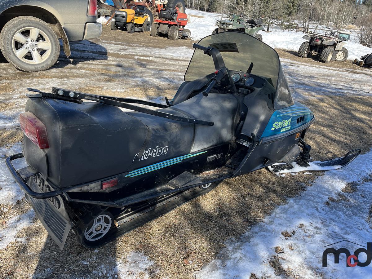 1993 Ski Doo Safari Deluxe Snowmobile