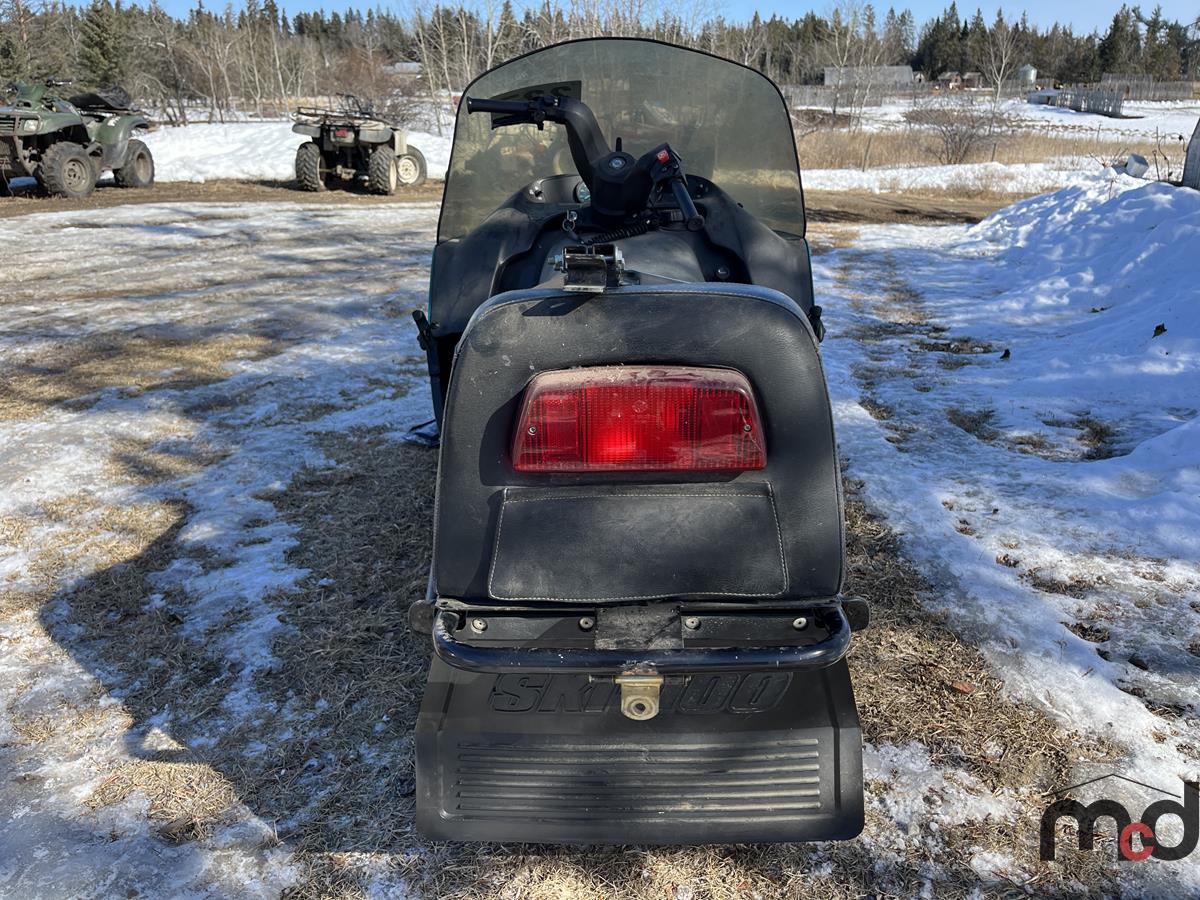1993 Ski Doo Safari Deluxe Snowmobile