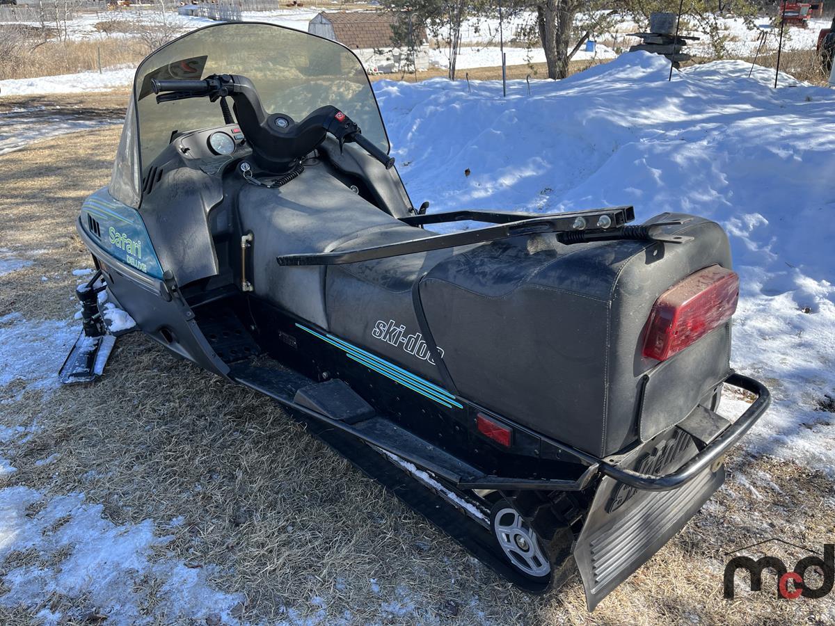 1993 Ski Doo Safari Deluxe Snowmobile