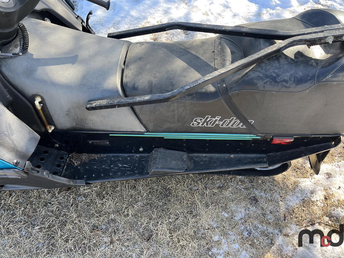 1993 Ski Doo Safari Deluxe Snowmobile