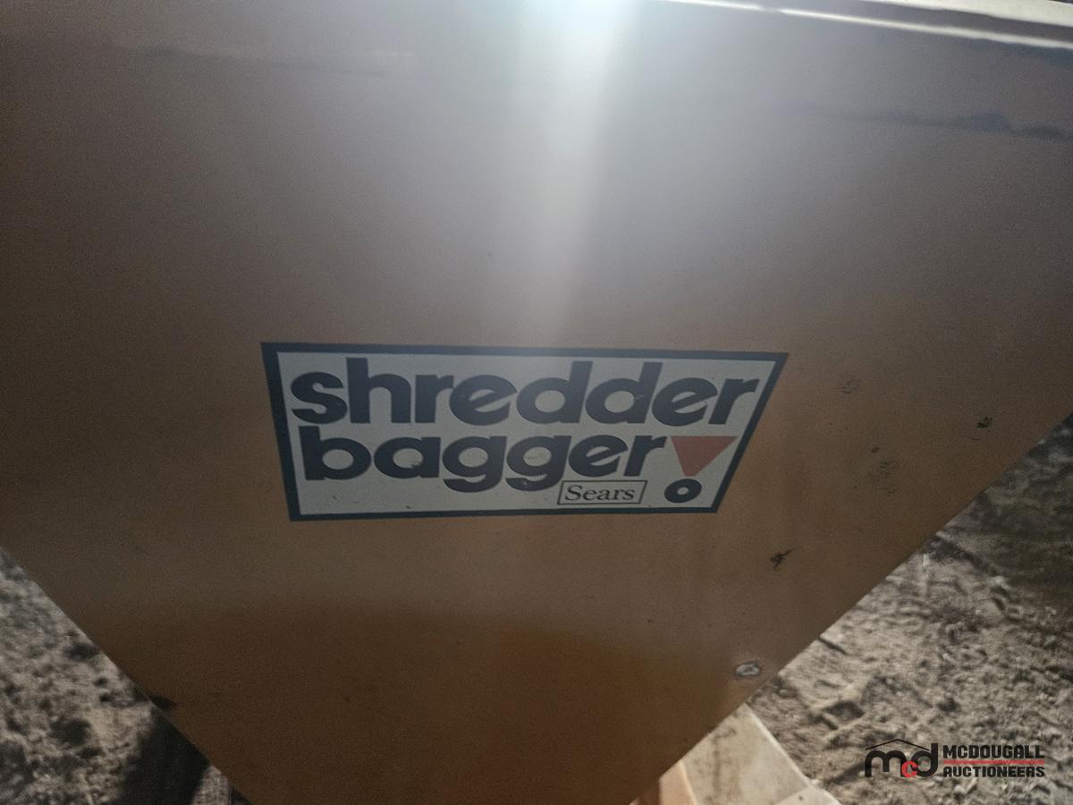 Shredder Bagger Wood Chipper