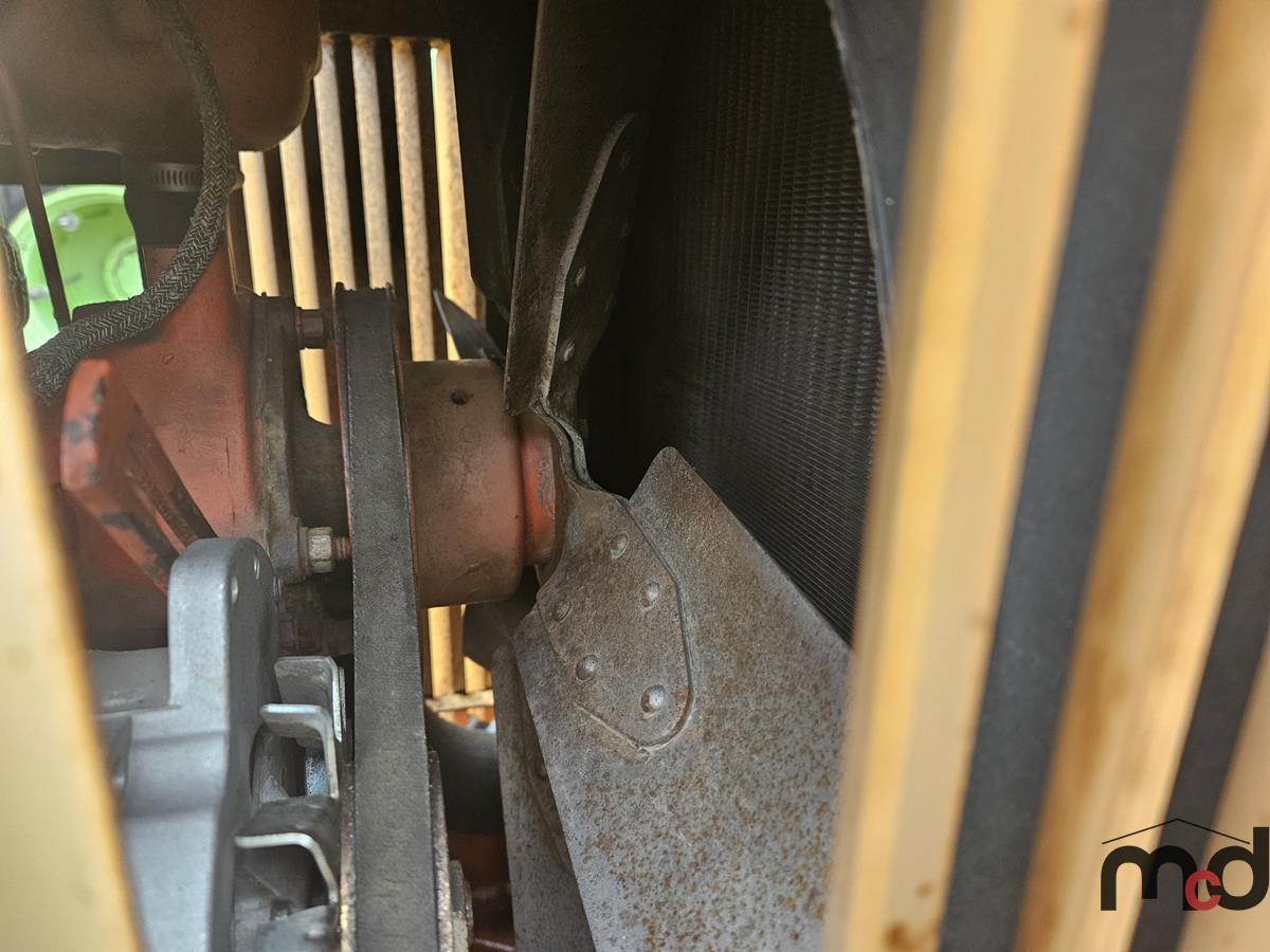 J.I. Case 970 Tractor w/ Front Blade (Non-Runner)