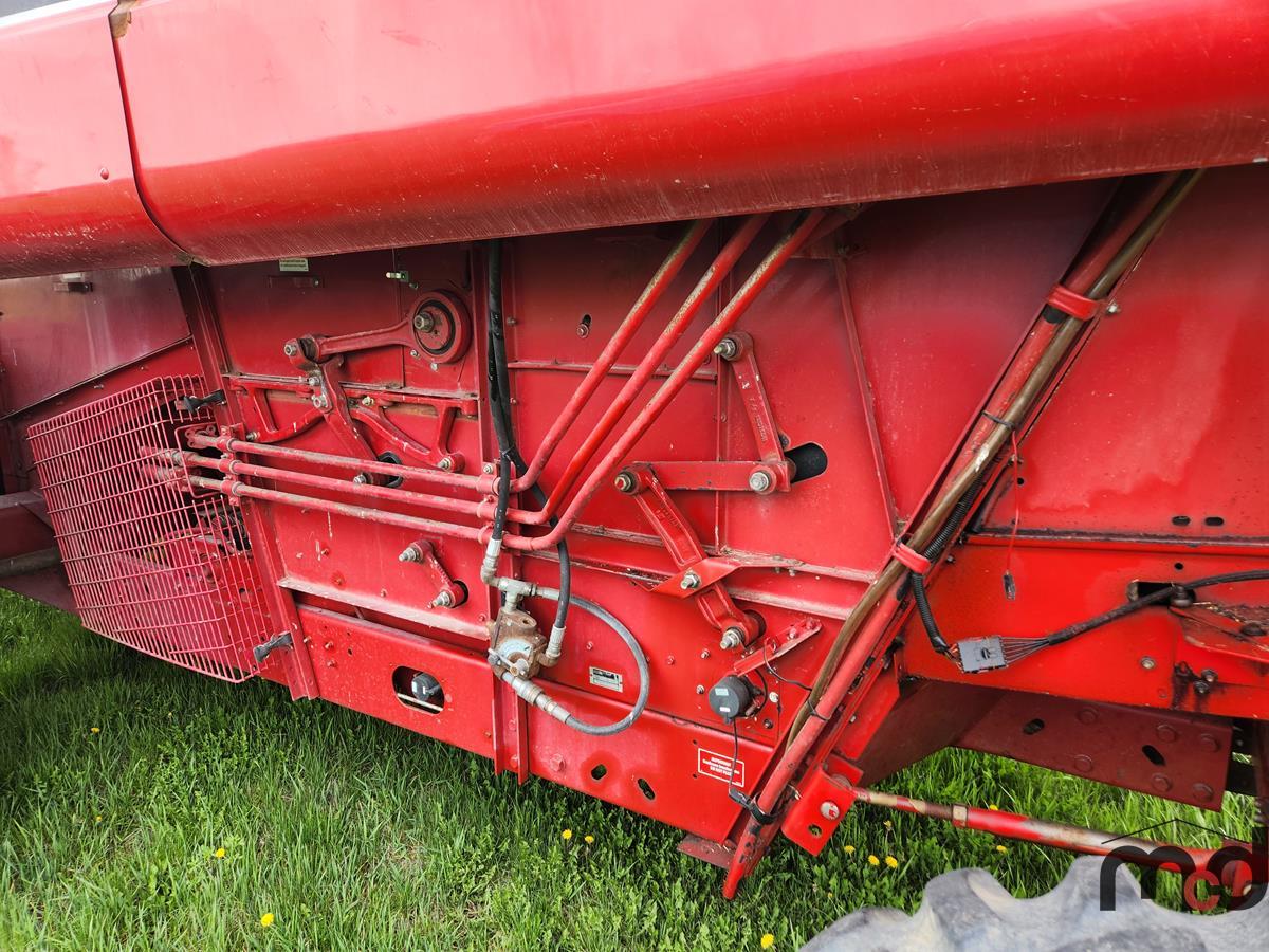 1995 Case 1688 SP Combine