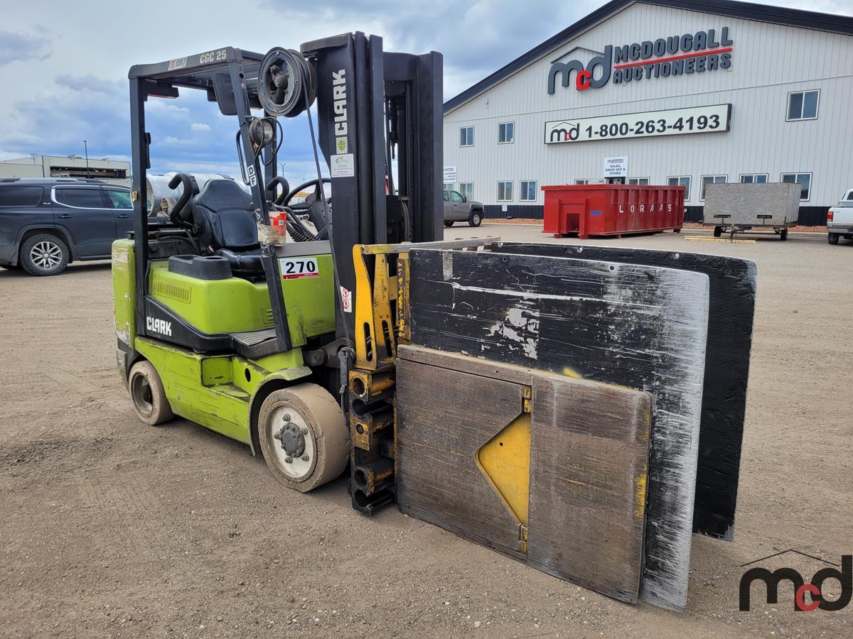 Clark CGC25 LPG Forklift w/ Clump Attachment