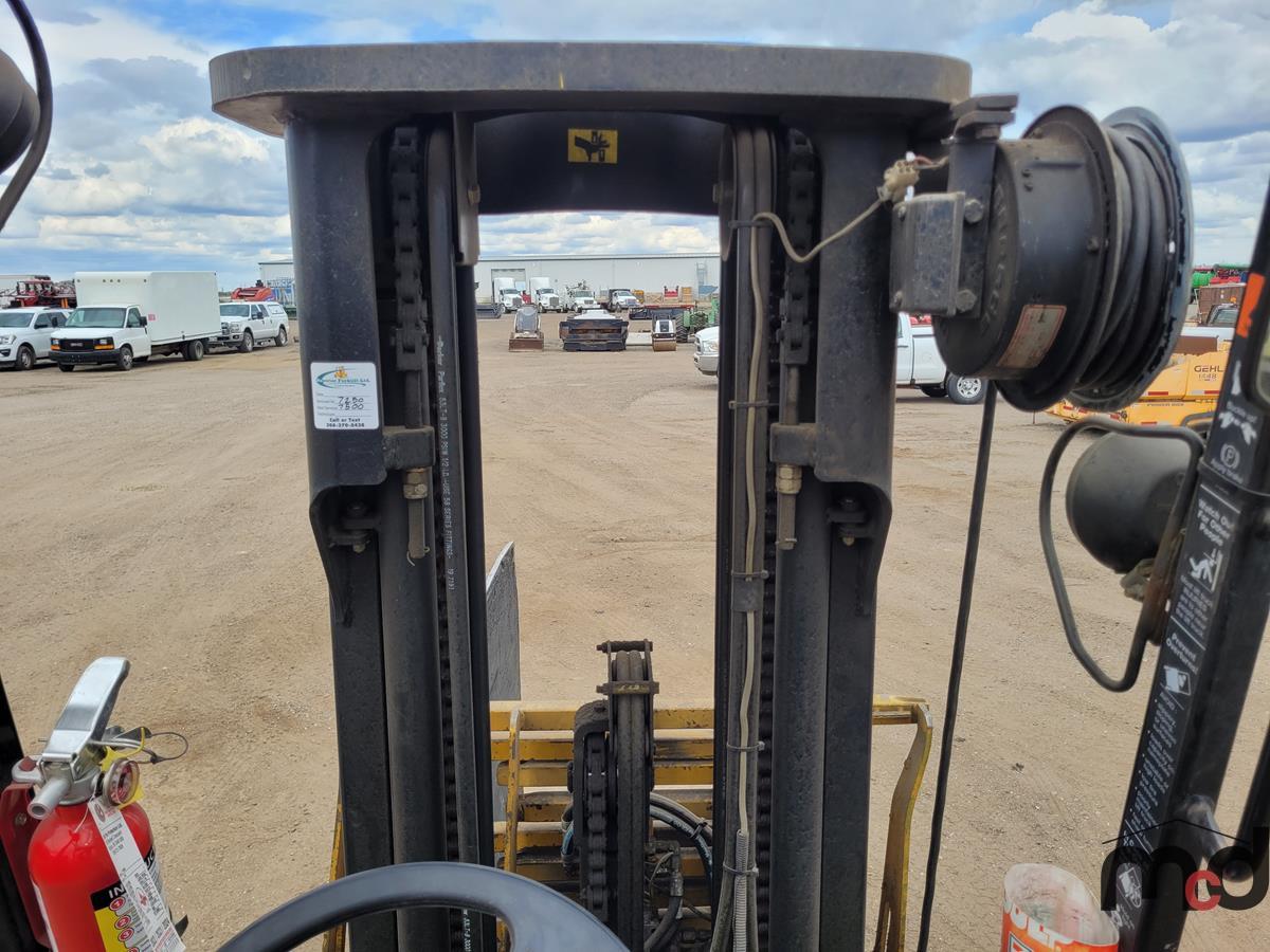 Clark CGC25 LPG Forklift w/ Clump Attachment