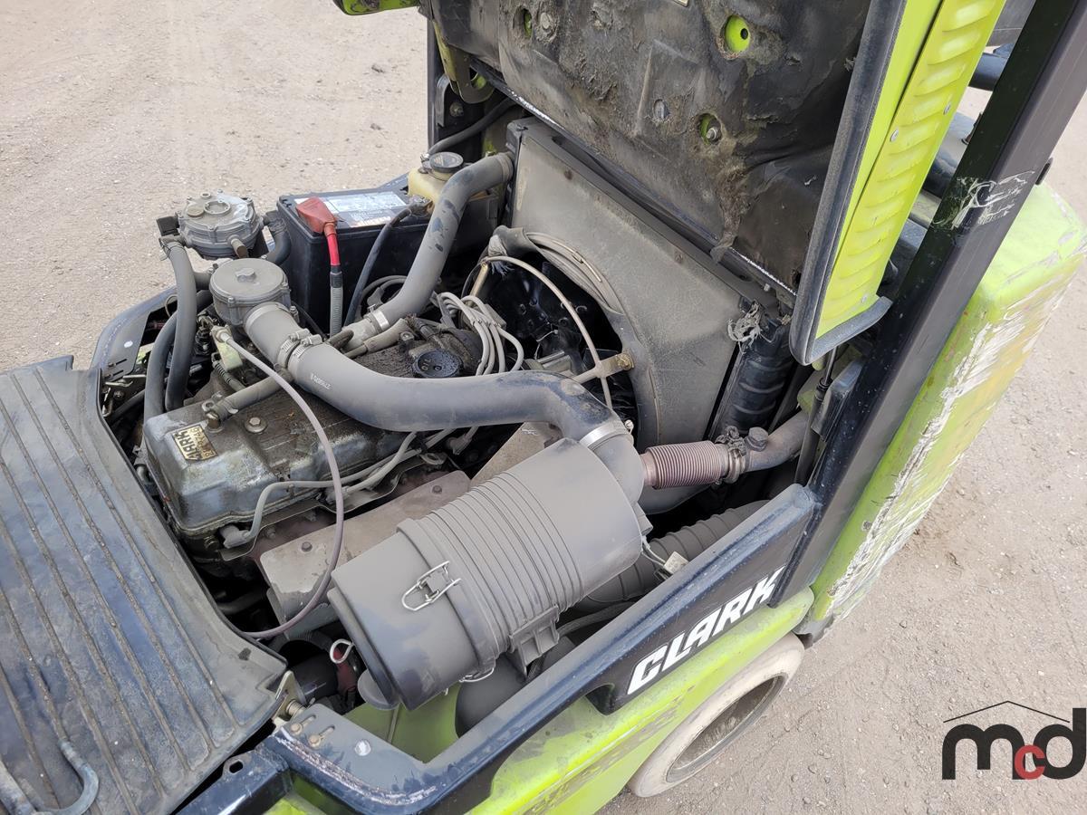 Clark CGC25 LPG Forklift w/ Clump Attachment
