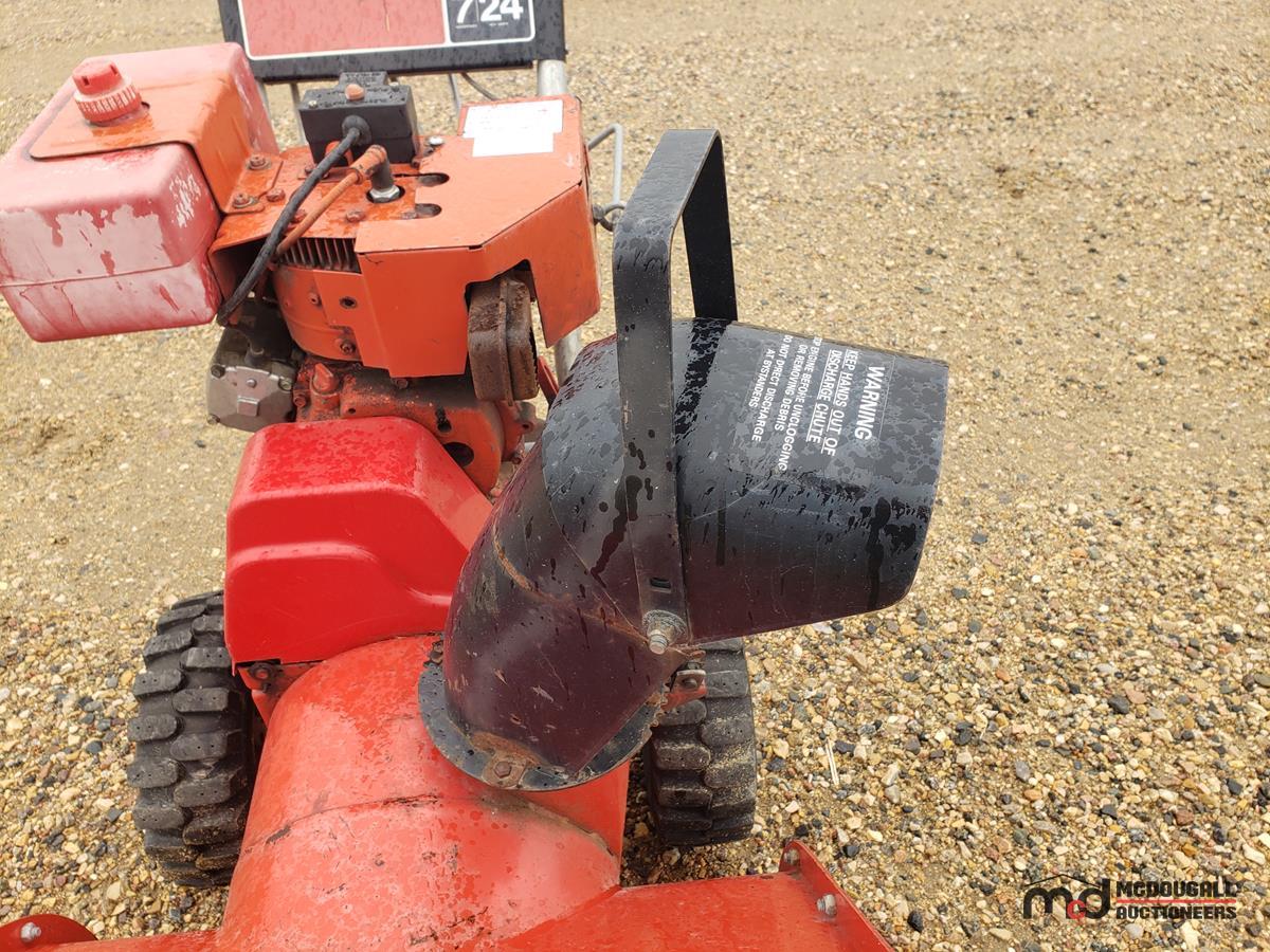 Toro 724 Snow Blower (Non-Runner)