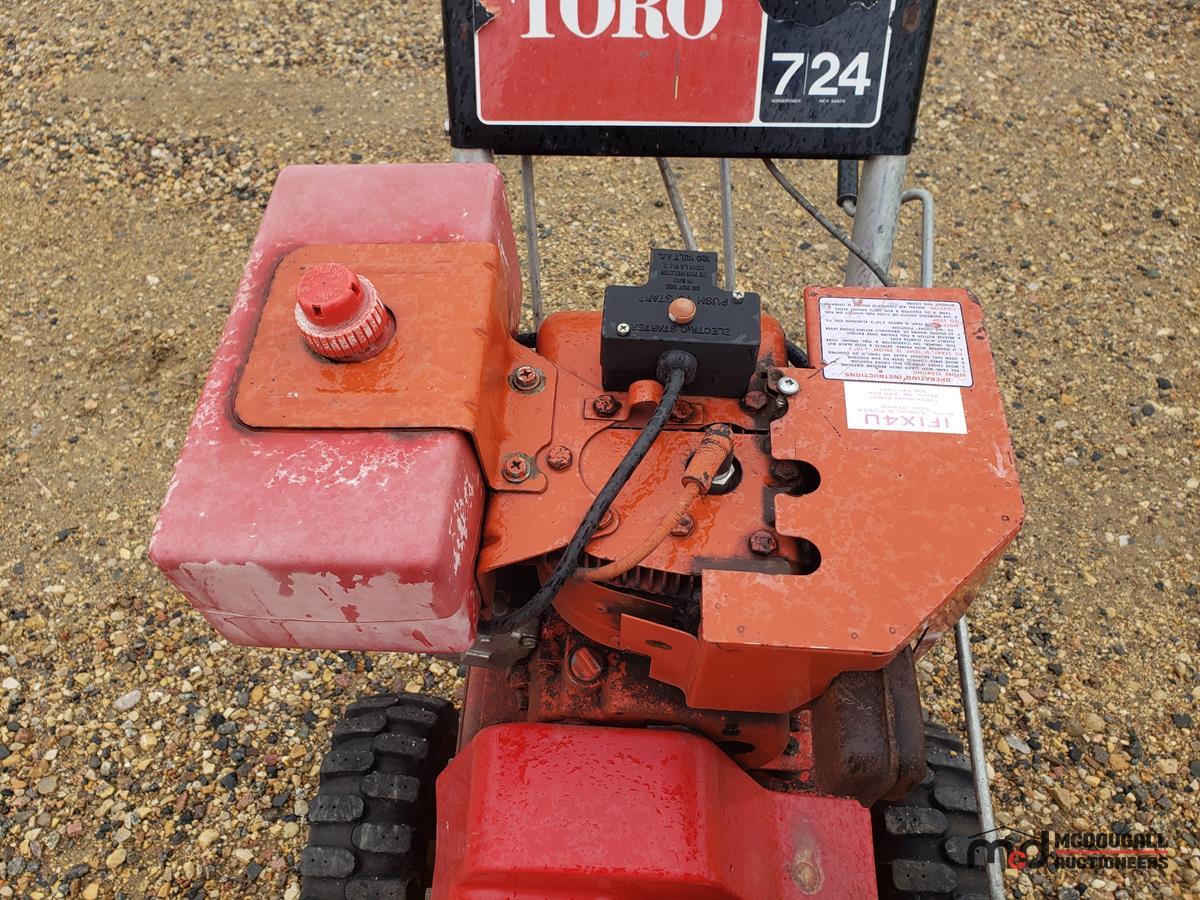 Toro 724 Snow Blower (Non-Runner)