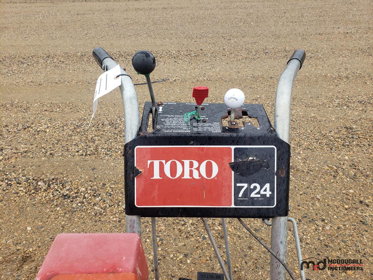 Toro 724 Snow Blower (Non-Runner)