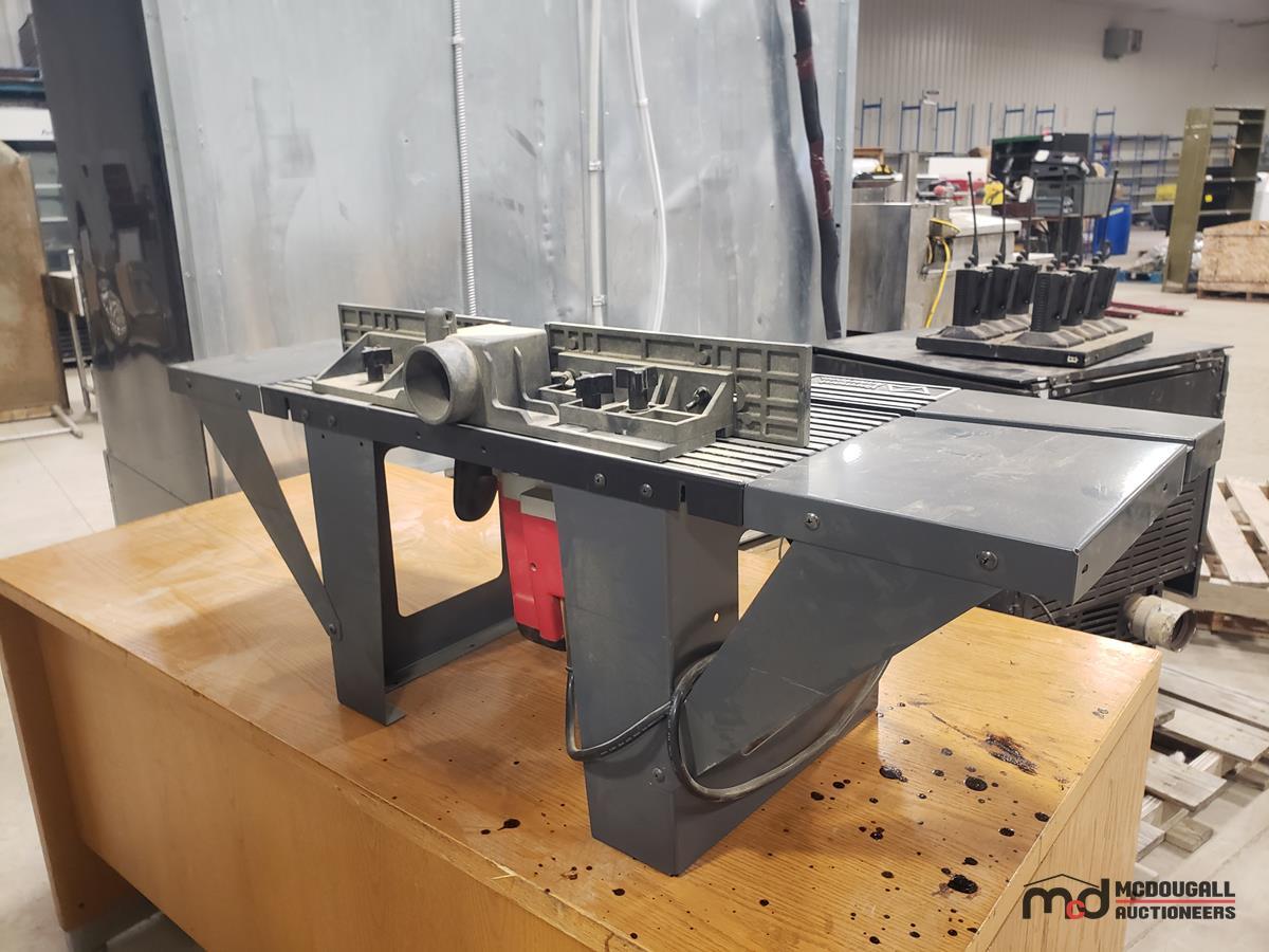 Vermont American King Canada 3-1/4 HP Variable Speed Plunge Router