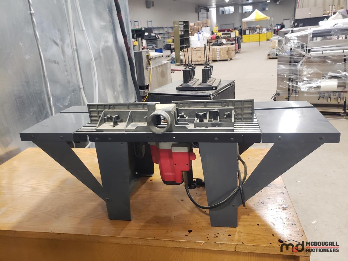 Vermont American King Canada 3-1/4 HP Variable Speed Plunge Router