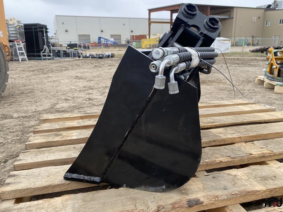 LANTY Hydraulic Tilt Bucket