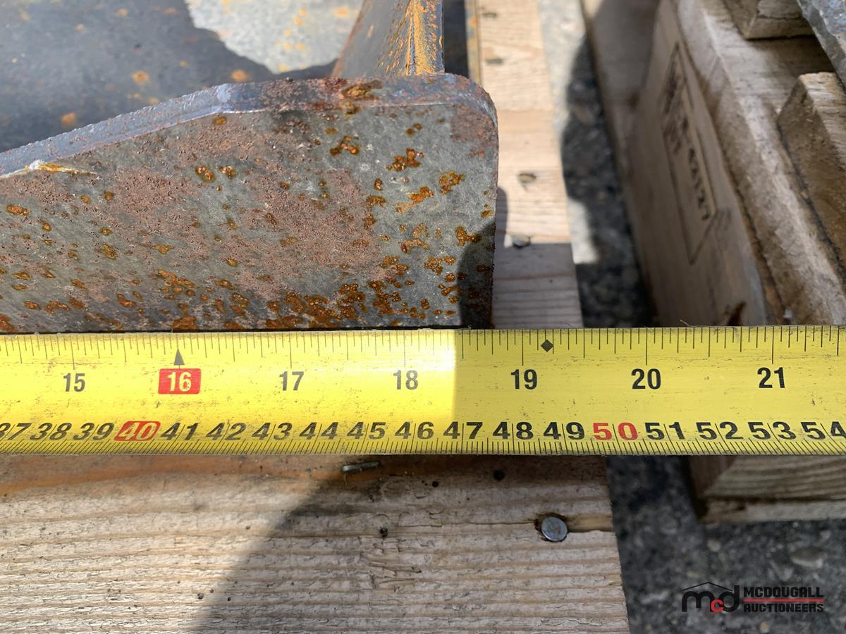 LandHonor UAP-16-45W Skid Steer Universal Adaptor Plate