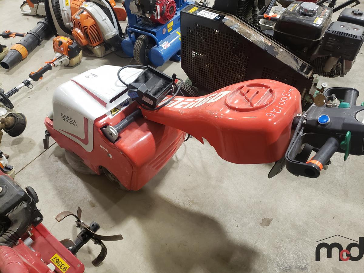 2013 Engo Minego Ice Edger Walker