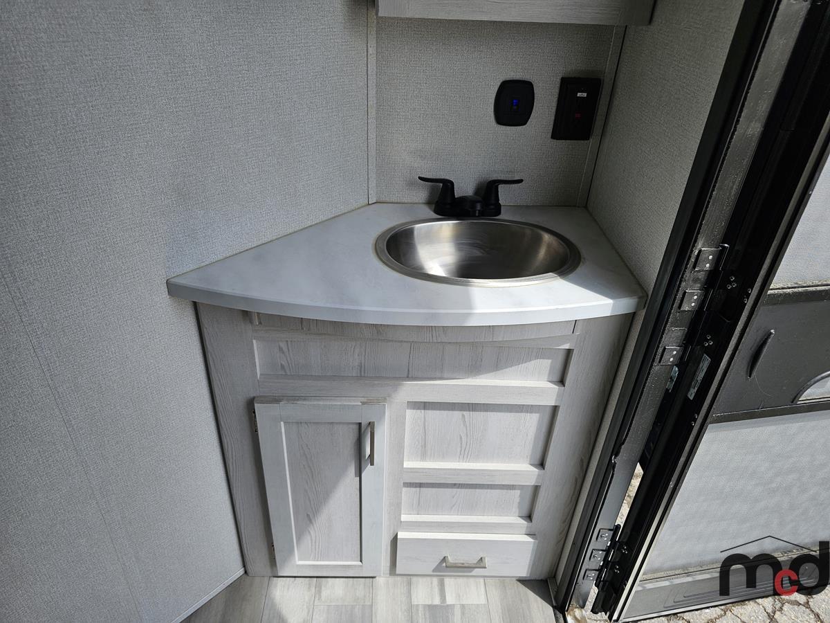 2021 Keystone Sprinter 5th Wheel T/A Travel Trailer