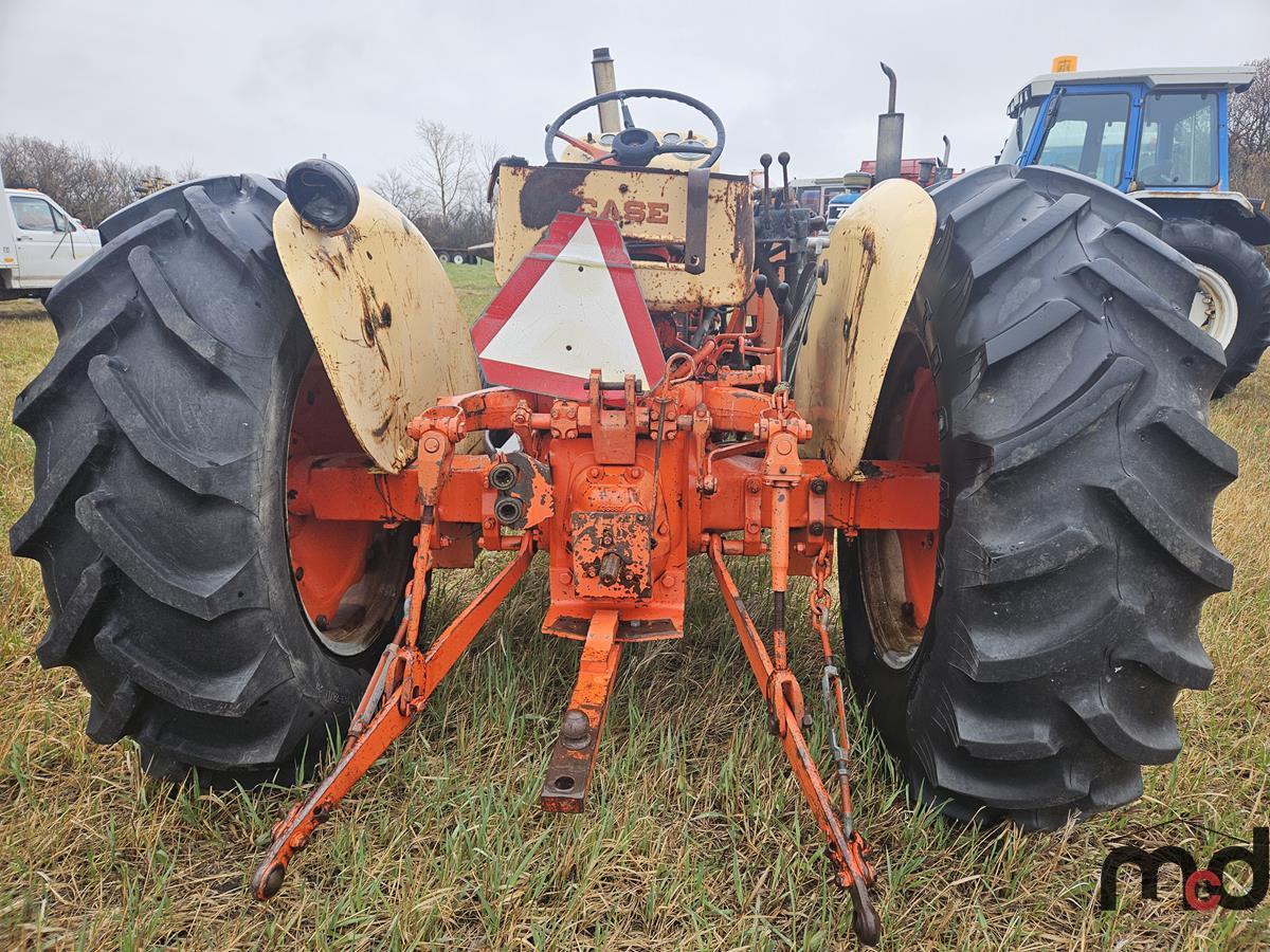 J.I. Case 530 Utility Tractor w/ Bucket (Non-Runner)